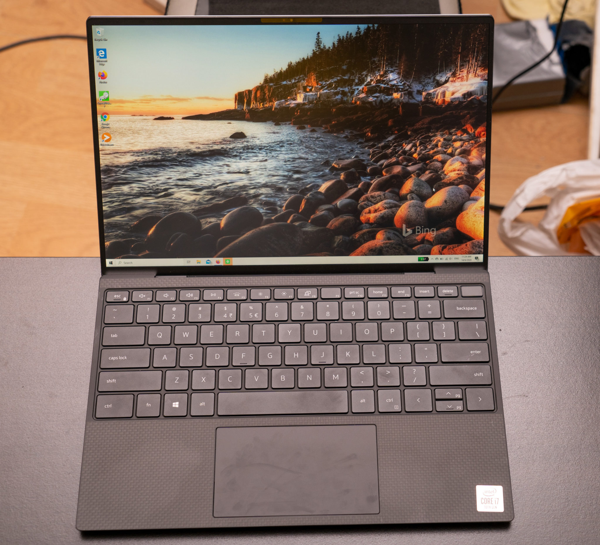 Dell XPS 13 9300 Review — Gorgeous Design but with Quality Issues ...